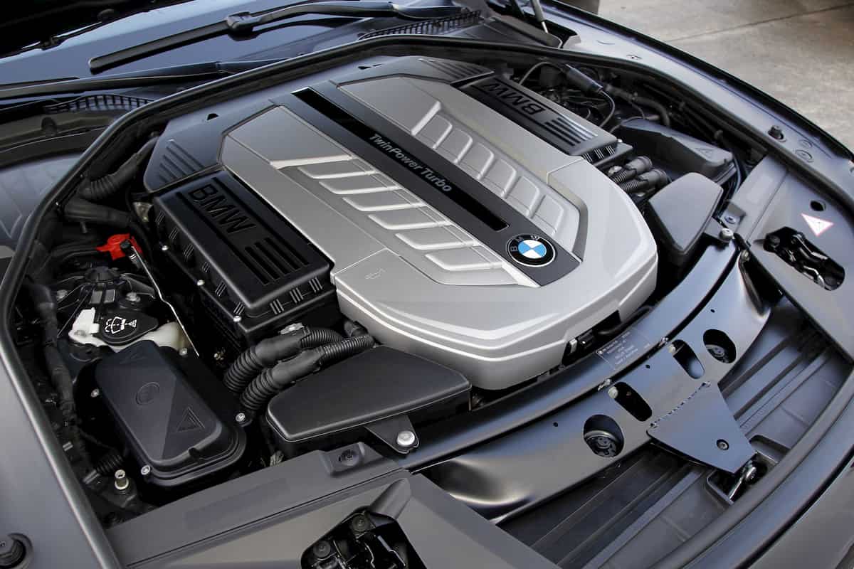 Motori V12: il motore più amato presto in scomparsa nel mondo BMW